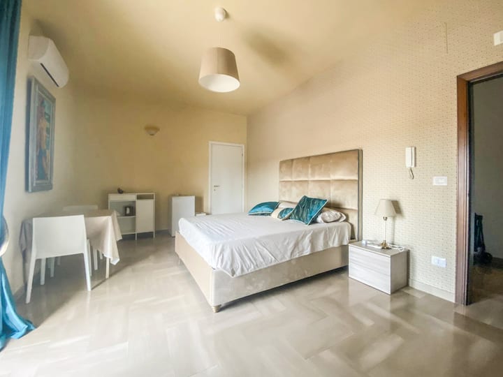 Blue Room - Camera Matrimoniale Con Garage Privato - Giovinazzo