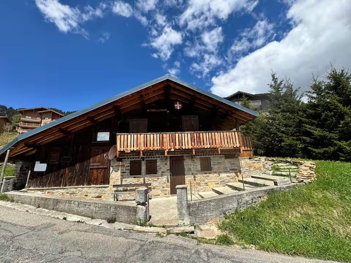 Chalet Authentique, Poêle à Bois, 100 M Des Pistes - Beaufort