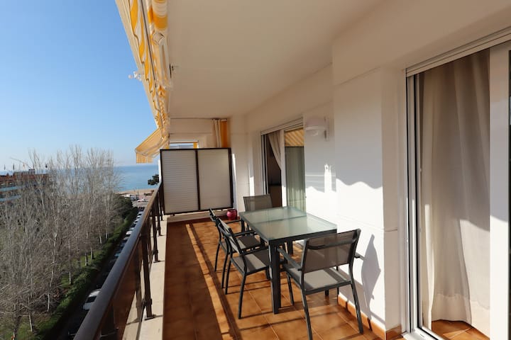 Appartement Blanc, Capacité Pour 4 Personnes, Clim - Lloret de Mar