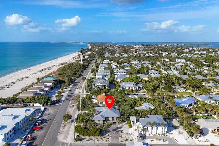 3 Bedroom Home; A Minute Walk To Boca Grande Beach - Boca Grande, FL