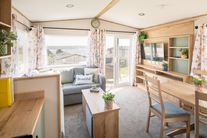 Clifftop Caravan Retreat | Sea Views | Devon - Beer