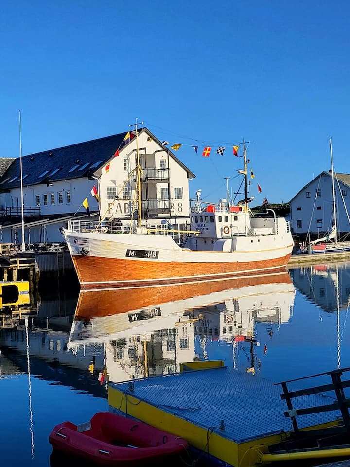 Vakker Kvalskute Plassert I Hjerte Av Bergen - 베르겐