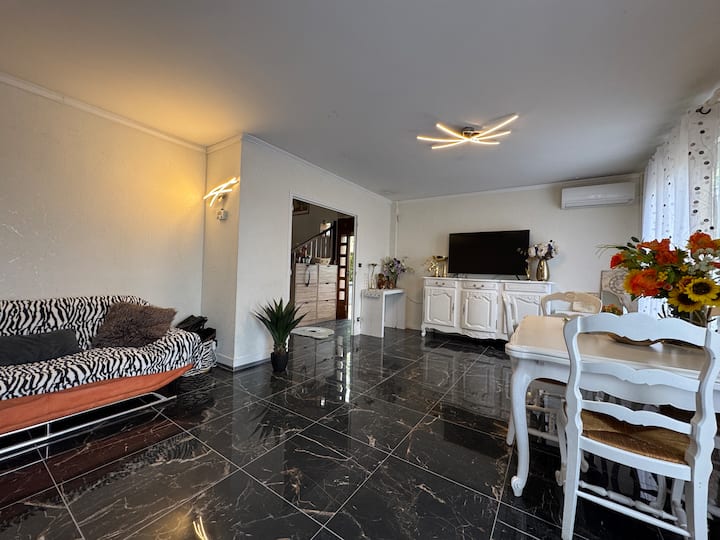 La Madeleine - 11pers - Parking - Home&service - Le Mans