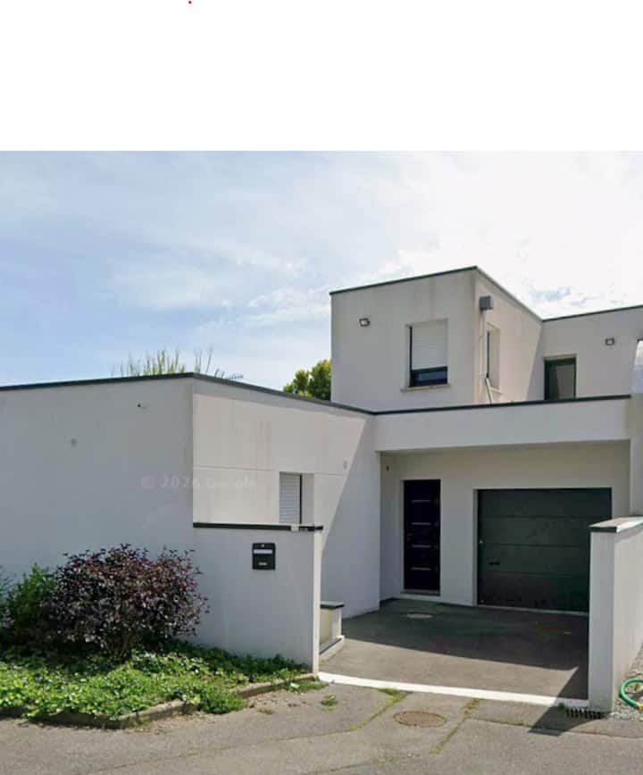 Maison Contemporaine Avec Cour Intérieure - Guillac