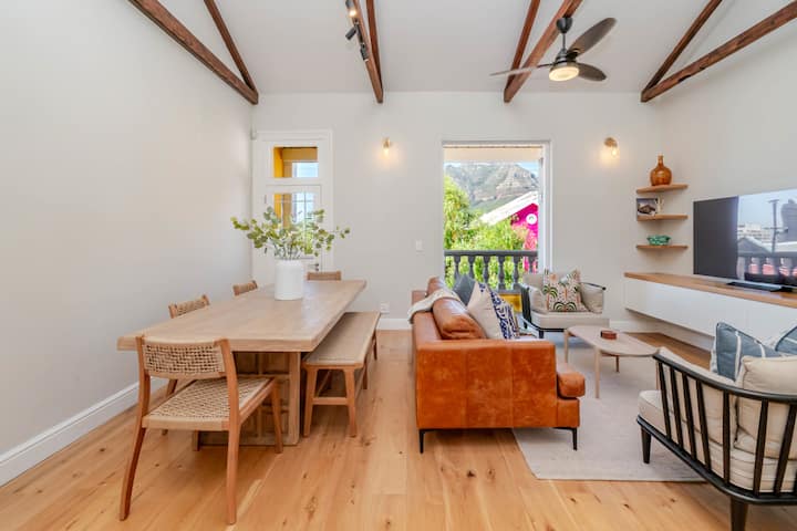 Piccadilly House | Bo Kaap Gem With Pool - Claremont