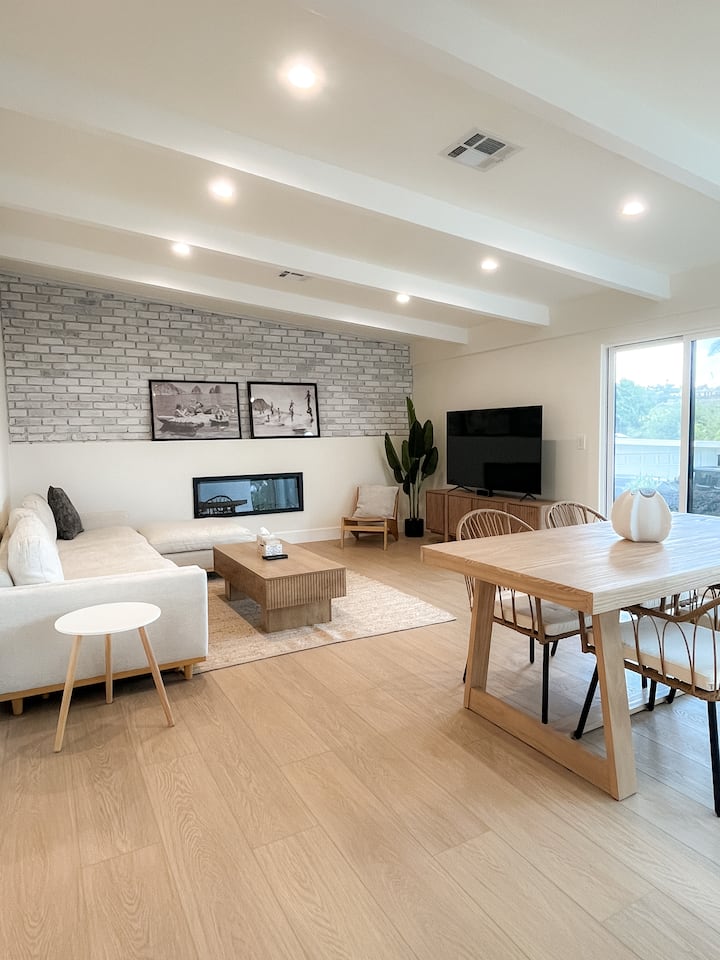 Modern Coastal Retreat | Walk To Beach & Shops - Malibu, CA