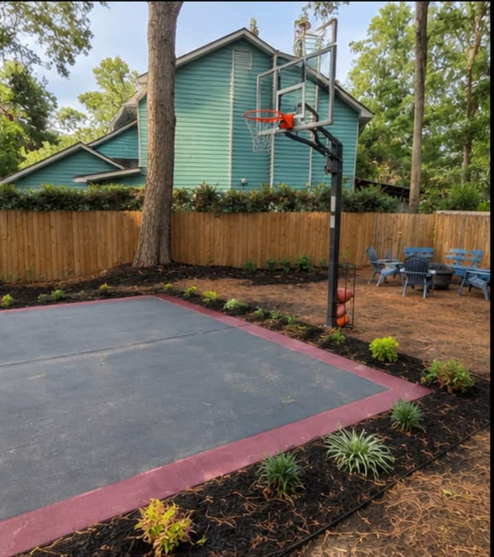 Cozy Two-story Home With Outdoor Fun - North Charleston, SC