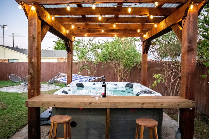 Prime Location | Hot Tub, Bbq & Kids Play Zone - Allen, TX