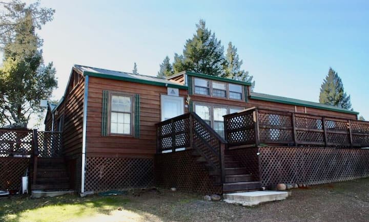 Cozy Av View Cabin With Hot Tub - Healdsburg, CA