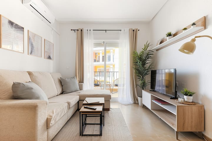 Sunny 2br Apt / Terrace & Pool / Ac / Wifi / Work - Torrevieja