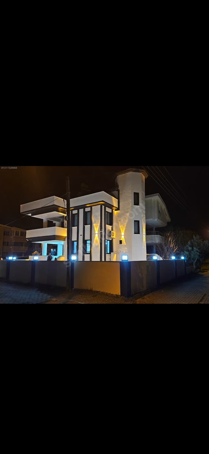Didim Altınkum'da Günlük Eşyalı Kiralık Lüks Villa - Akbük