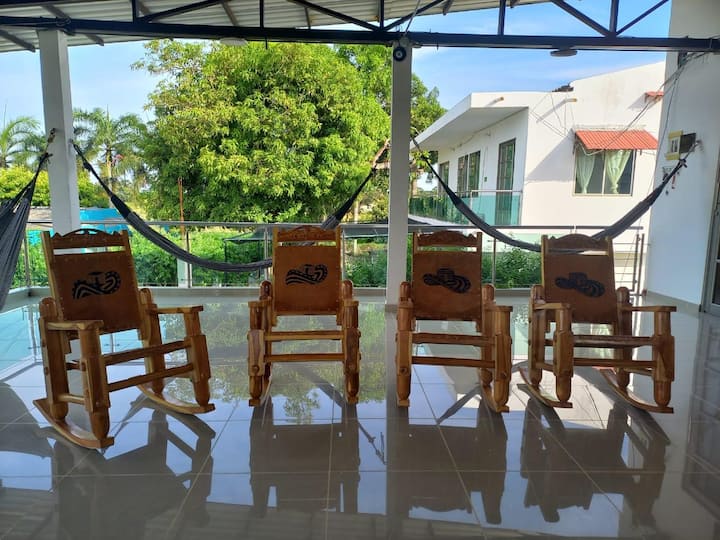Terraza Con Sala Amplia 


Cabañas Melany Coveñas - Covenas