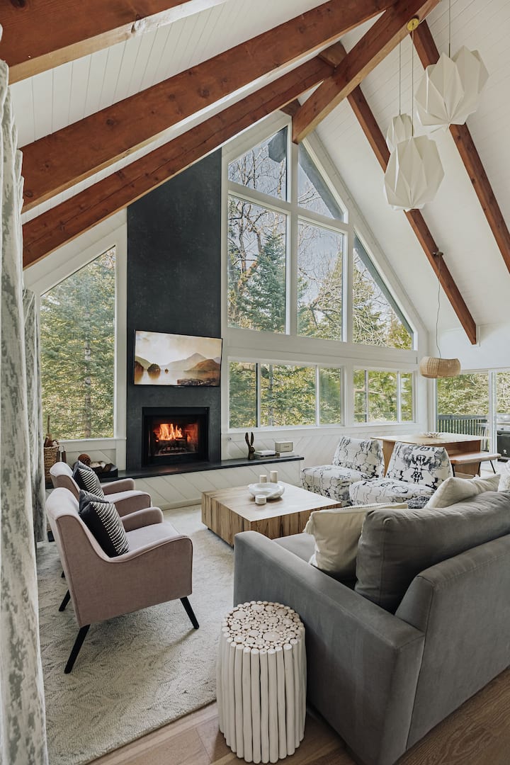 Woodlandia: Modern Luxury A-frame W/ Views - Crestline, CA
