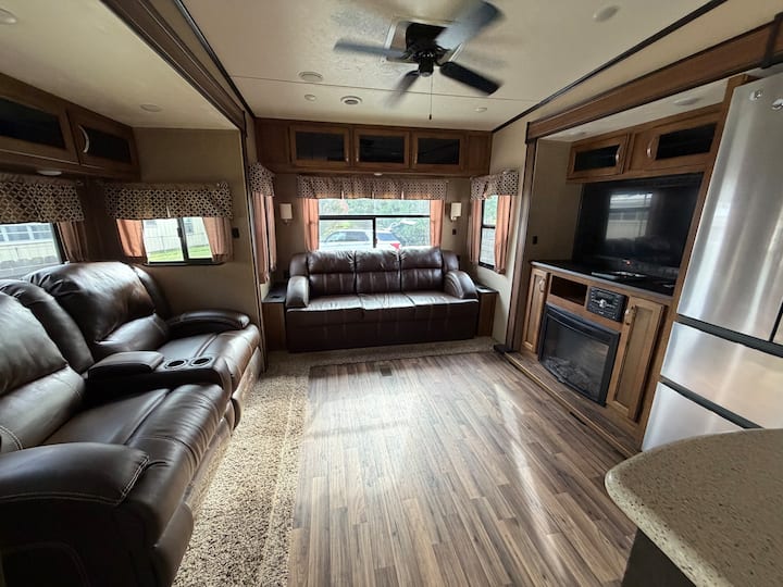 Unit D: Cozy Living In River City - Louisville, KY