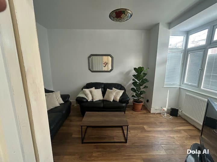 5br Home W/ Parking For Groups & Contractors. - Isle of Wight