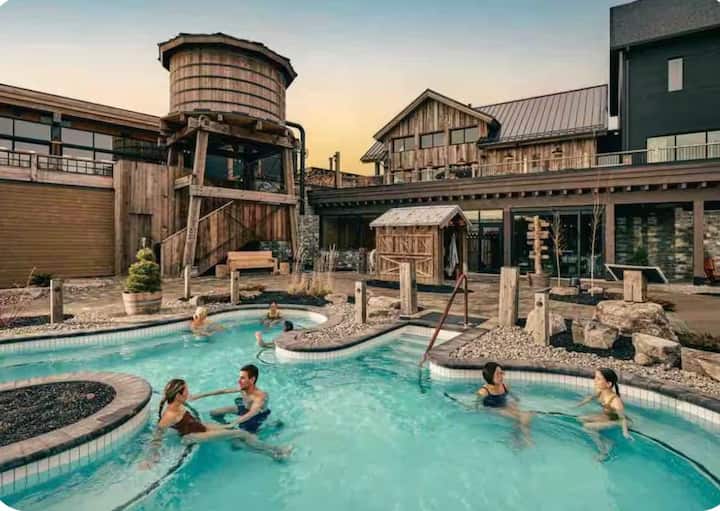 Urban Condo Mins To Thermea Spa - Oshawa