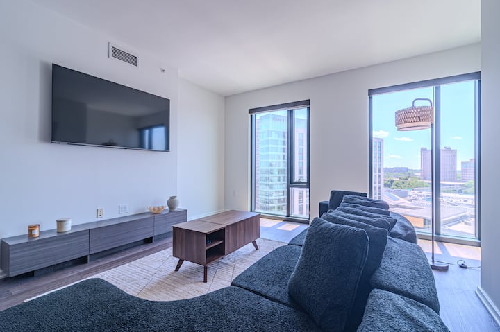 Luxury Tysons Stay | Pool, Gym, Metro - Fairfax, VA