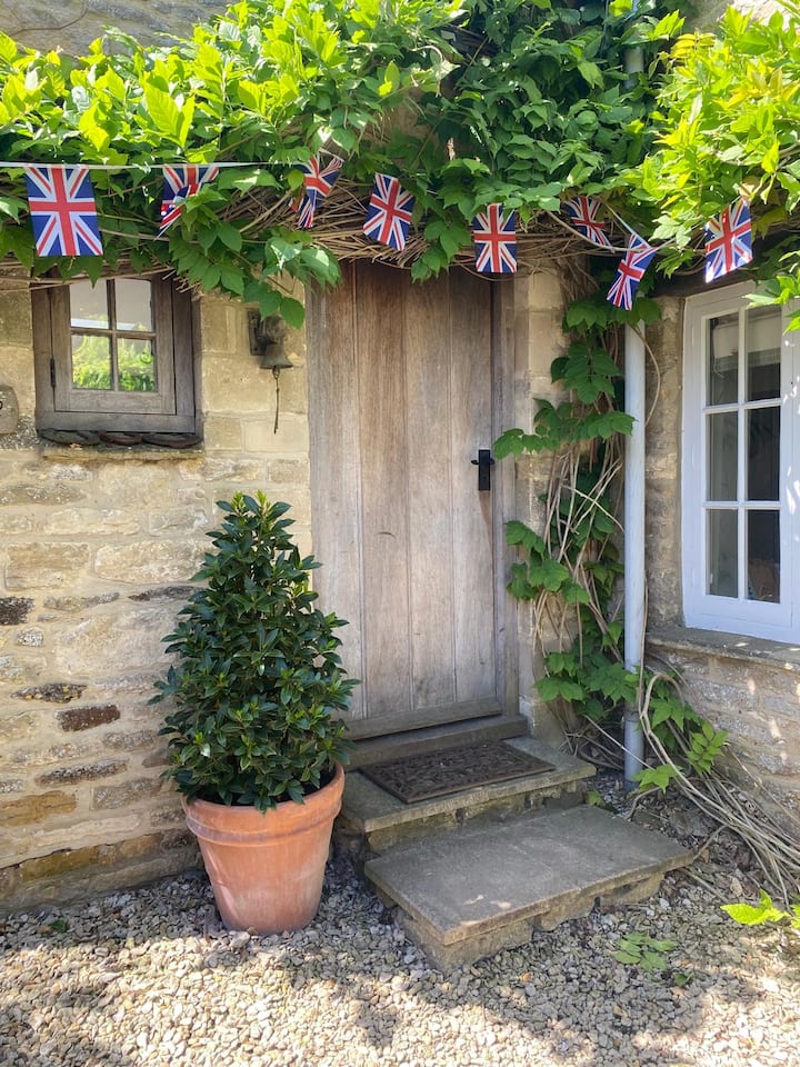Charming Cottage In The Cotswolds - Lechlade