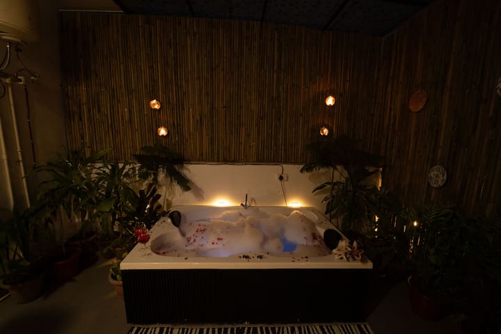 Jacuzzi Penthouse With Private Terrace | Cr Park - Új-Delhi