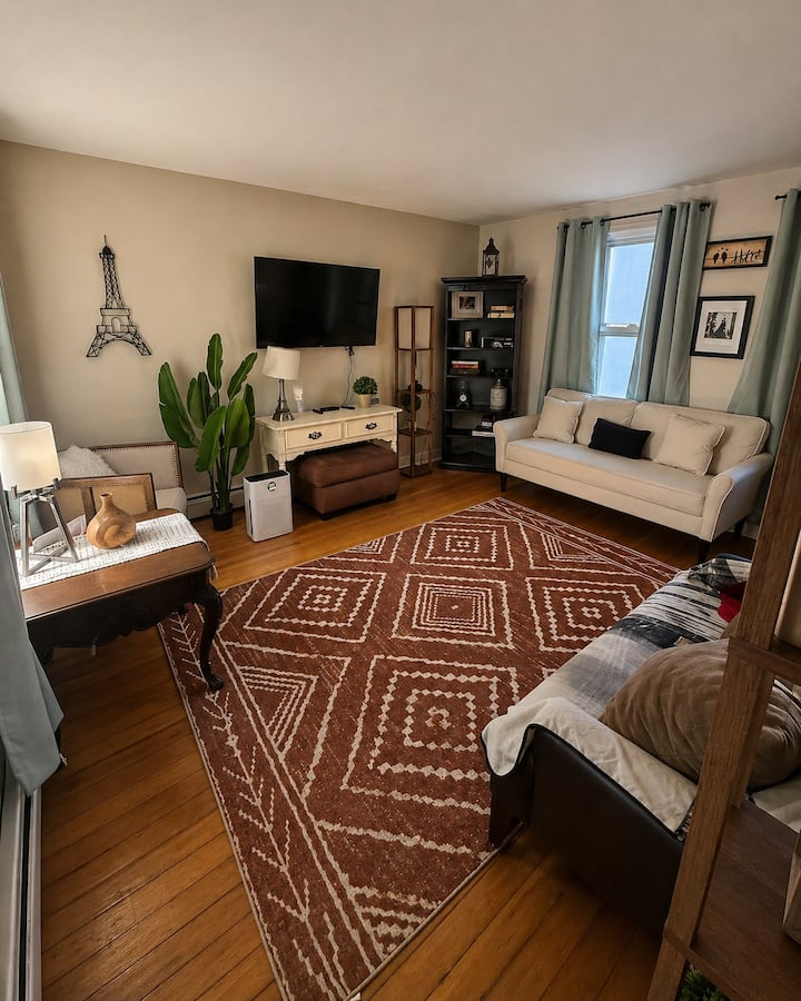 Chic Federal Hill Boho Retreat | 2br/1ba - Providence, RI