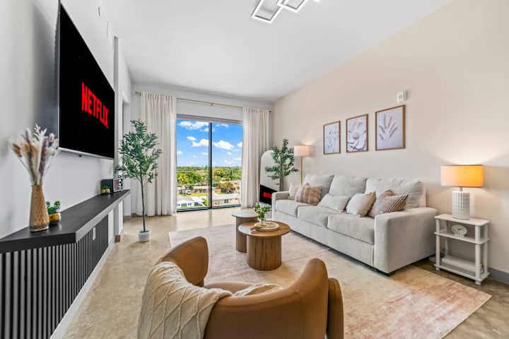 {Silk Sands Penthouse} ~Hard Rock Hotel ~ Pool - Dania Beach, FL