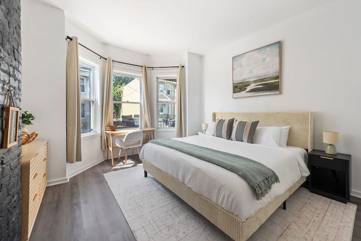 Cozy 4br Home • Easy Nyc Access, Metlife + Airport - Bayonne, NJ