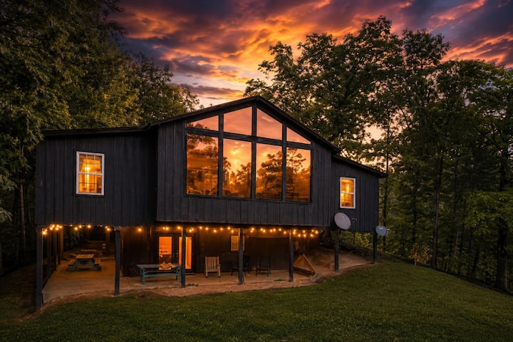 Ridgecrest Retreat | Hot Tub Pool Game Rooms - Tennessee