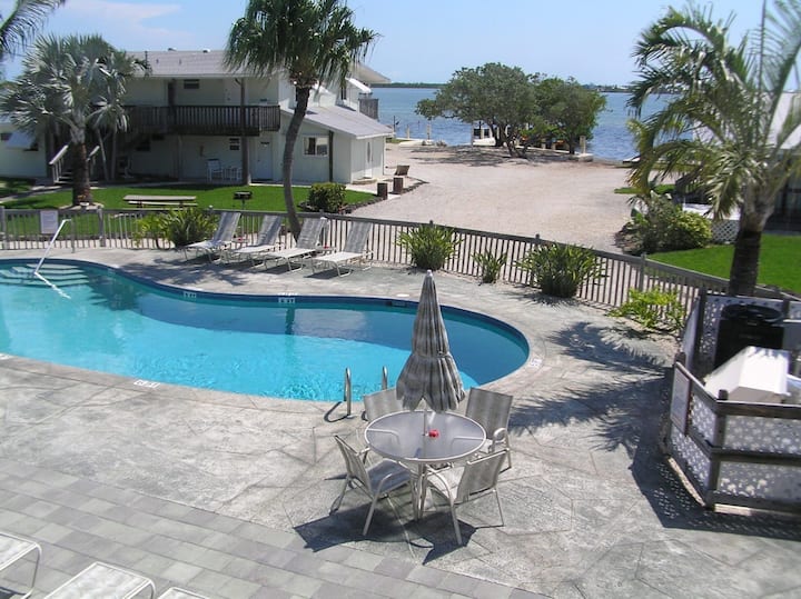 Queen Studio W/ Kitchen, Pool & Beach Access - Big Pine Key, FL