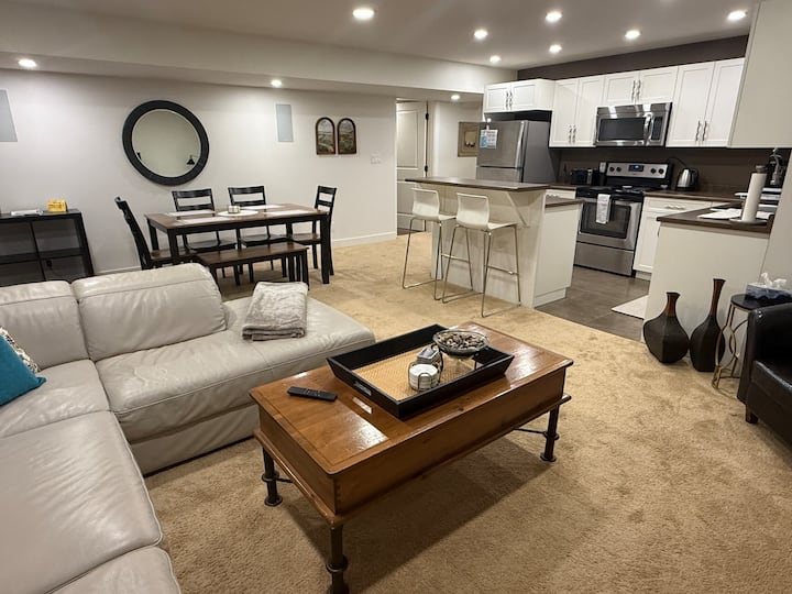 Modern 2bd Private Suite W/ Full Kitchen - Chilliwack