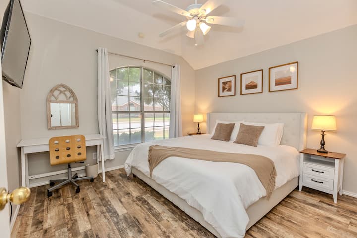 Home Away From Home • Family & Pet Friendly - Fossil Creek Boulevard – Fort Worth
