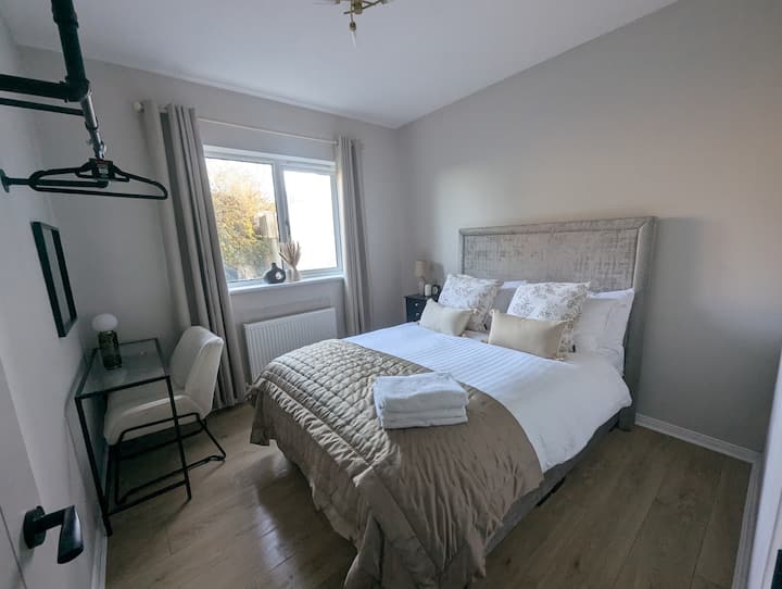 Modern 1-bed | Contractor & Couple Stay - Armagh