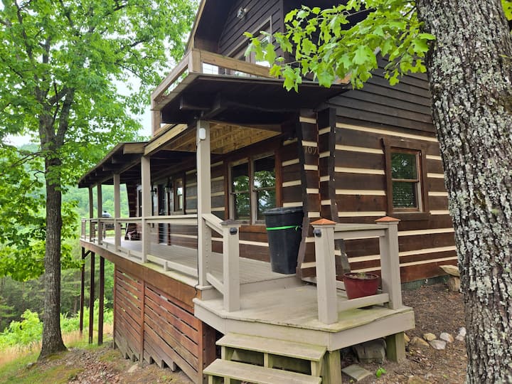 Moose Cabin With Hot Tub - Tellico Plains, TN