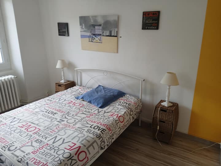 Chambre Dans Une Maison De Village Au Calme. - Foix