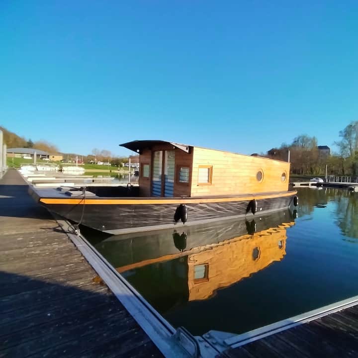 Johana Boat - Charleville-Mézières