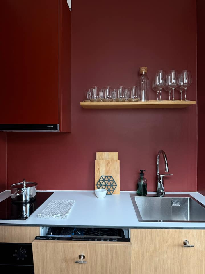 Designer Studio In Haaga · Sleeps 4 · Balcony - Helsinki