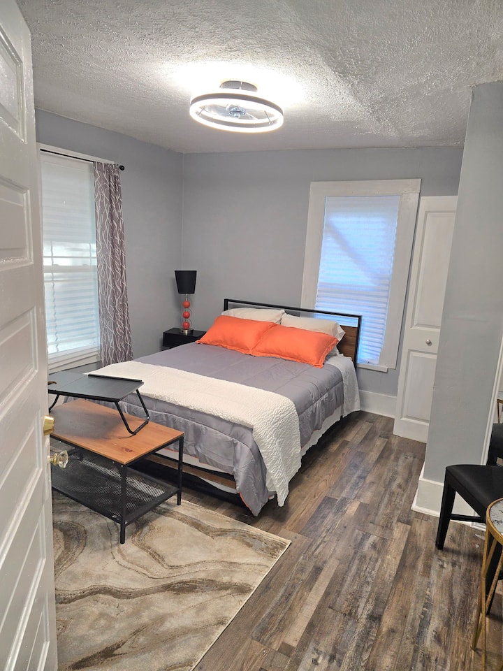 Wonderful Neighborhood Staycation Home - Newnan, GA