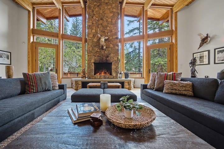 Mule Deer - Luxury Mount Hood Chalet - Mount Hood, OR