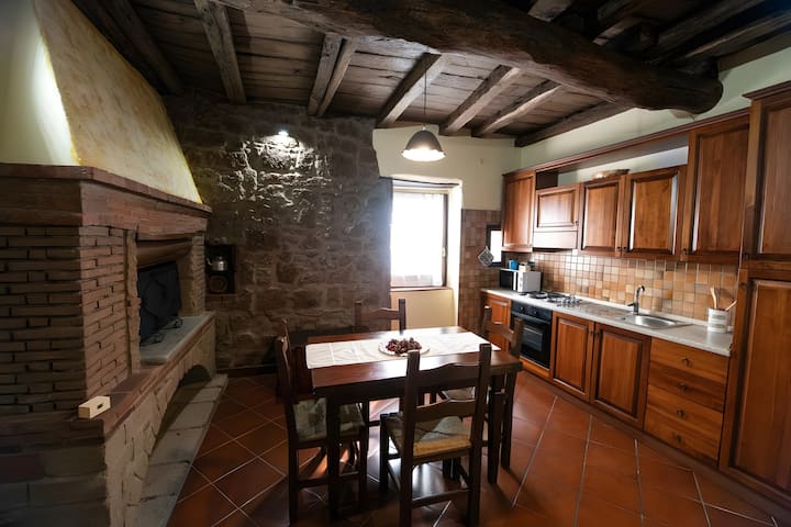 Davide Home Sutri - Sutri