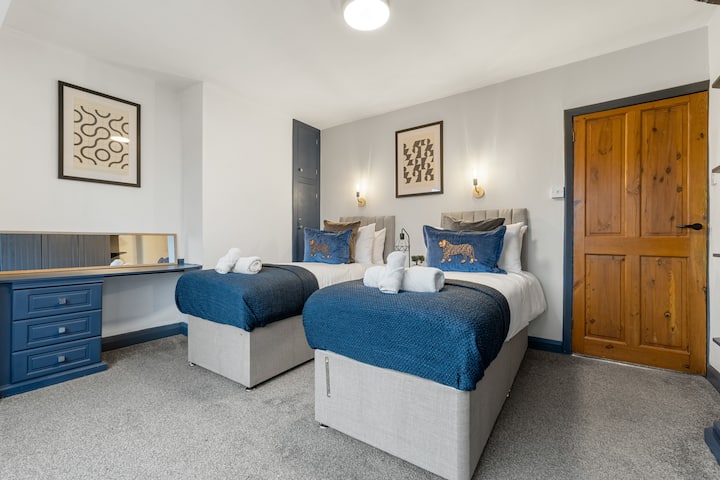 Halifax- Contractors Accommodation - Parking 3 Bed - Halifax, Royaume-Uni