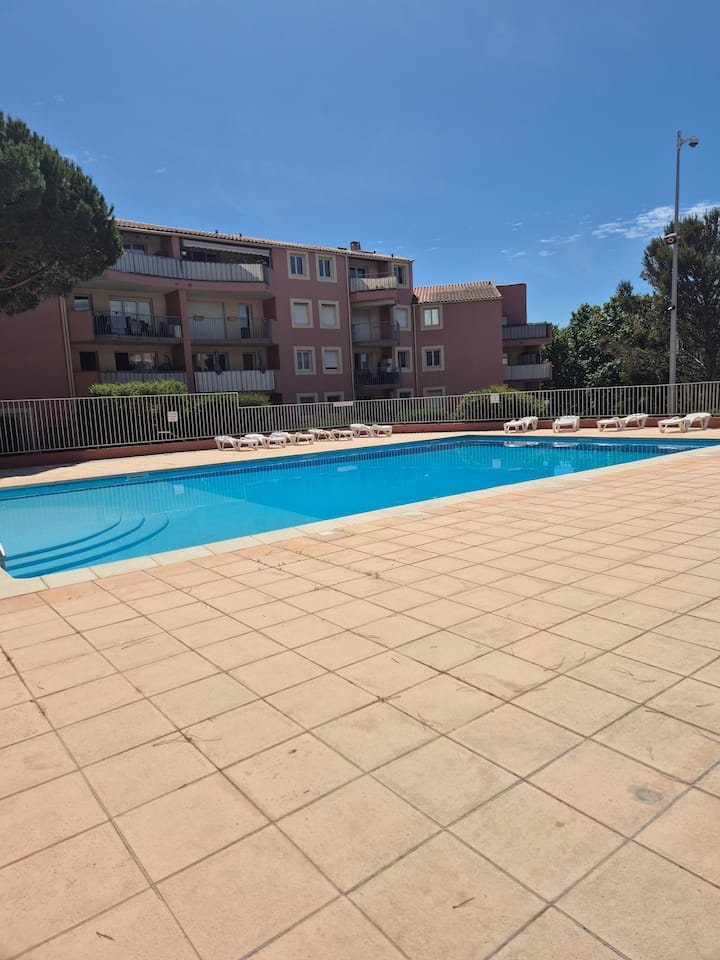 T3 Rénové Avec Piscine, Terrasse Et Climatisation - Saint-Aygulf