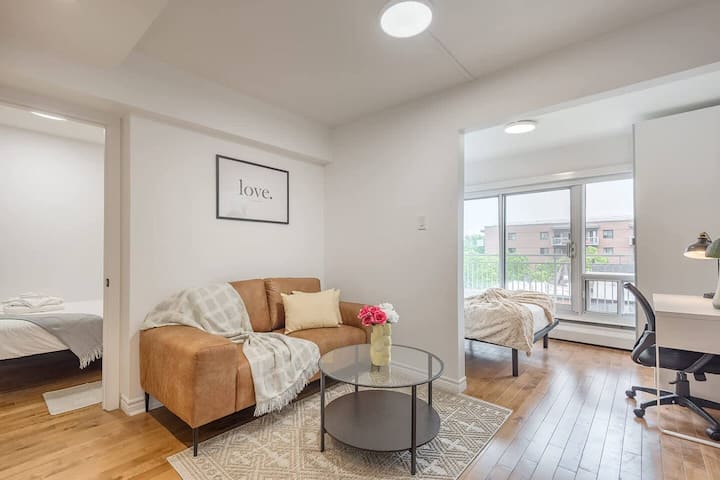 Steps To Downtown - Balcony & Comfy Beds - LaSalle