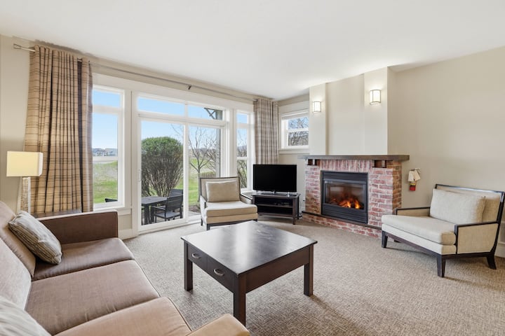 Fairway Front Row: Village Access - Pool & Hot Tub - Collingwood