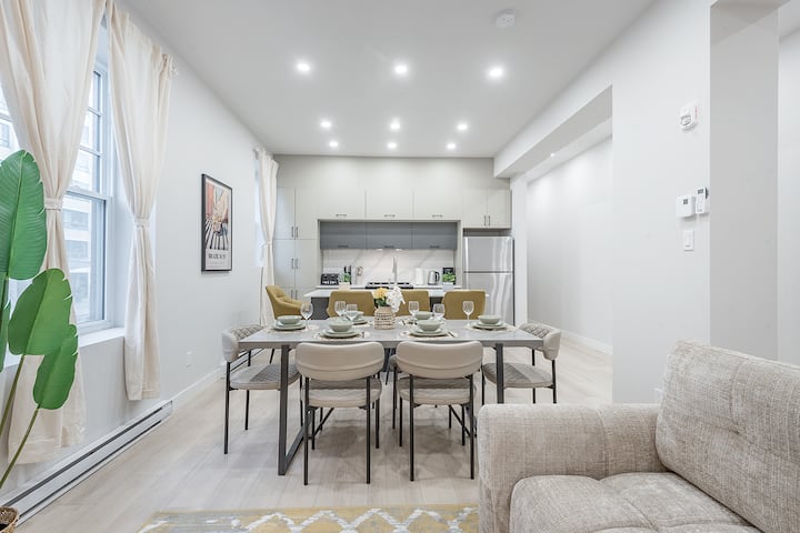Spacious Downtown Montreal Penthouse | Big Groups - Montreal