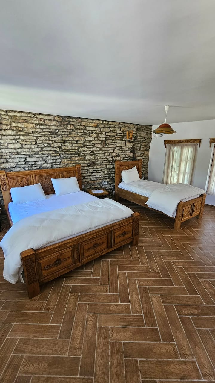 Anderr Stone House - Albania