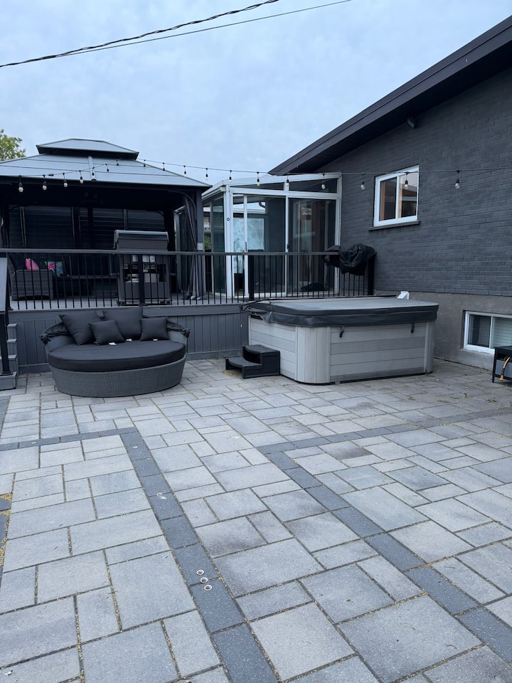 15-25 Minute Drive To Anywhere In Montreal! - Longueuil