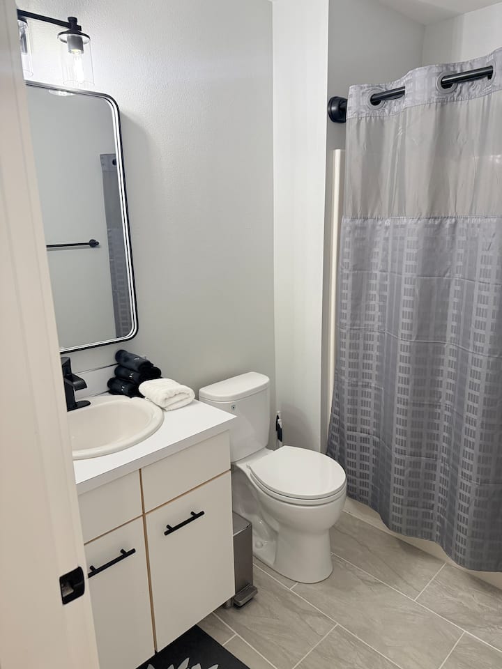 Nob Hill Duplex - Two Suites-upstairs Heated Bath - Portland, OR