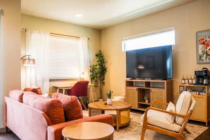 2br | Near Cda Lake | Gym, In-unit Laundry - Coeur d'Alene, ID