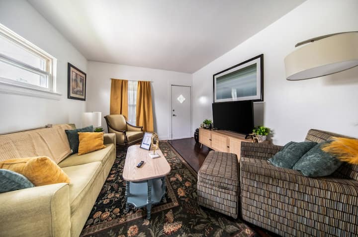 10 Min To University Circle | Central Location - Cleveland, OH