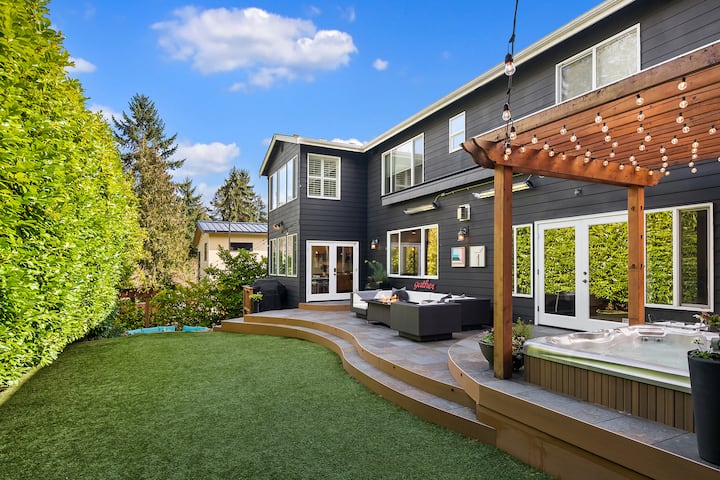 Bellevue Urban Retreat 5br/4.5ba Hot Tub, Fire Pit - Bellevue, WA