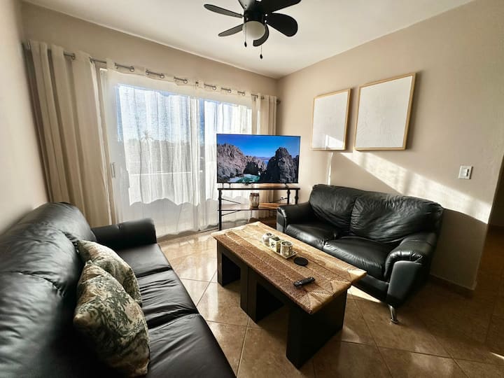 Centrally Located 2br, Walking Distance Beach - Cabo San Lucas